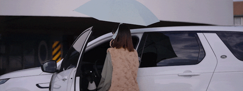 1.4億調達！濡らさずキレイに巻ける3秒瞬間収納傘「ROLLS REVERSE」 - CAMPFIRE (キャンプファイヤー)