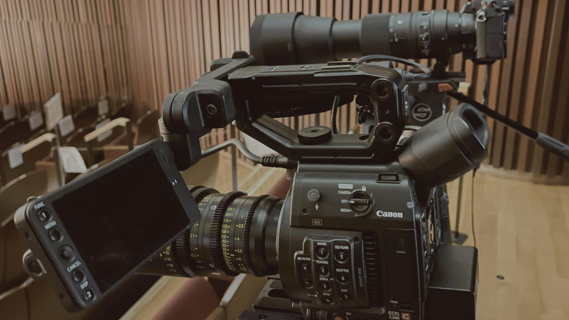 プロムジカ・コンティヌオ（株）制作のMV - CAMPFIRE (キャンプファイヤー)