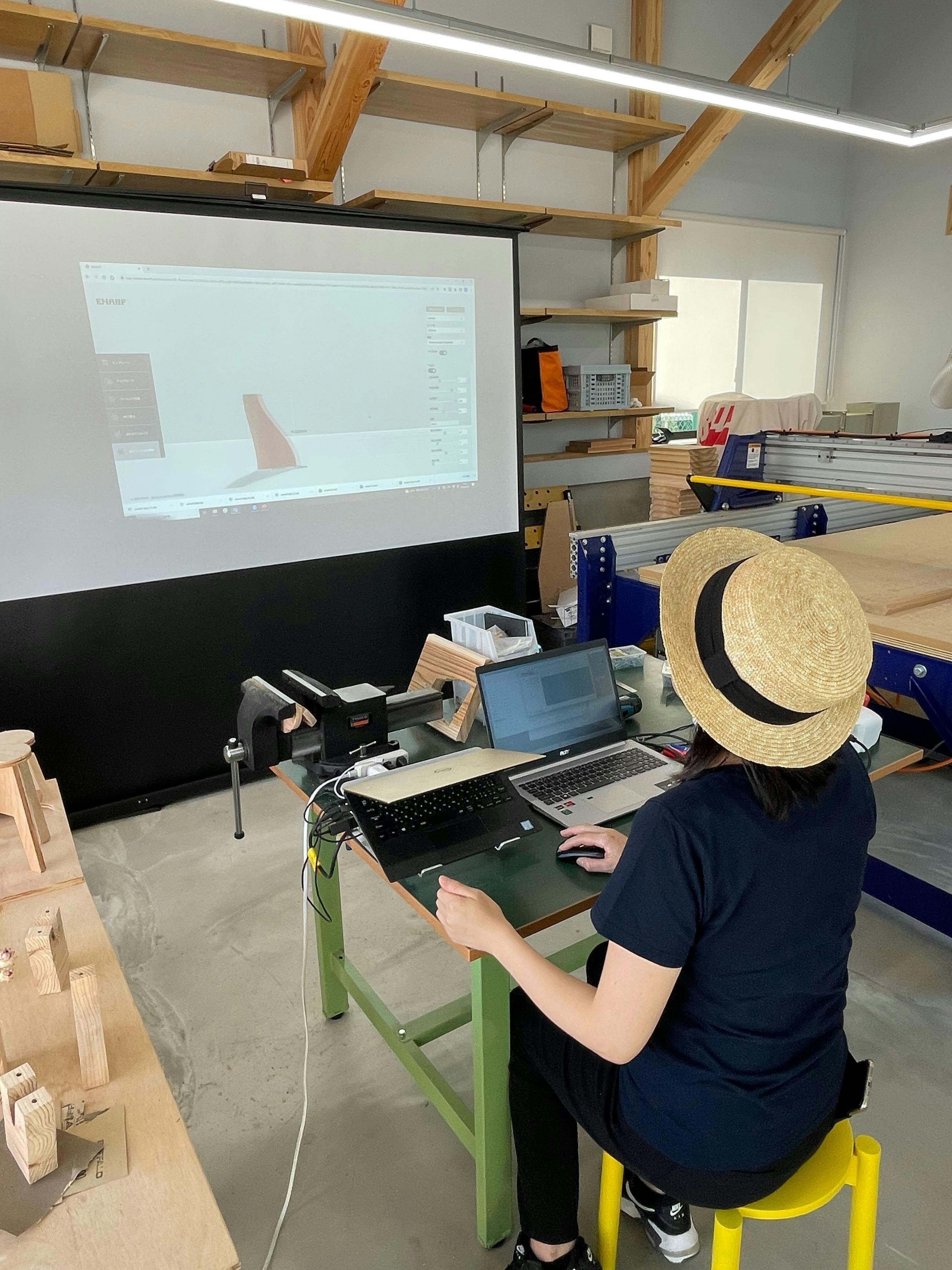 【リターン紹介】ポートフォリオさんの木工用3D加工機「ShopBot」でオリジナルフラワーベース制作体験！ - CAMPFIRE (キャンプファイヤー)