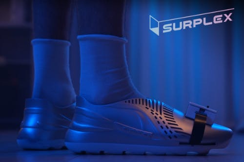 世界初のフルトラッキングを実現するVRシューズSurplex登場!! - CAMPFIRE (キャンプファイヤー)